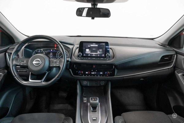 Red Nissan Qashqai 2022 in Vilnius, with an engine capacity of 1.30 L and mileage of 101 thousand km for 18900 €, photo 9 on AUTOMOTO.COM.LV