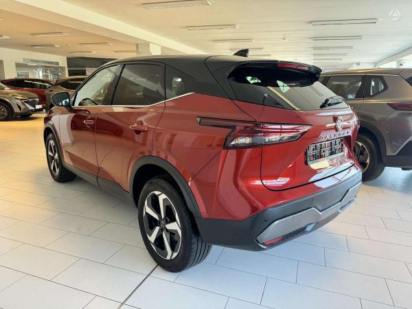 Red Nissan Qashqai 2023 in Siauliai, with an engine capacity of 1.33 L and mileage of 71 thousand km for 23200 €, photo 3 on AUTOMOTO.COM.LV
