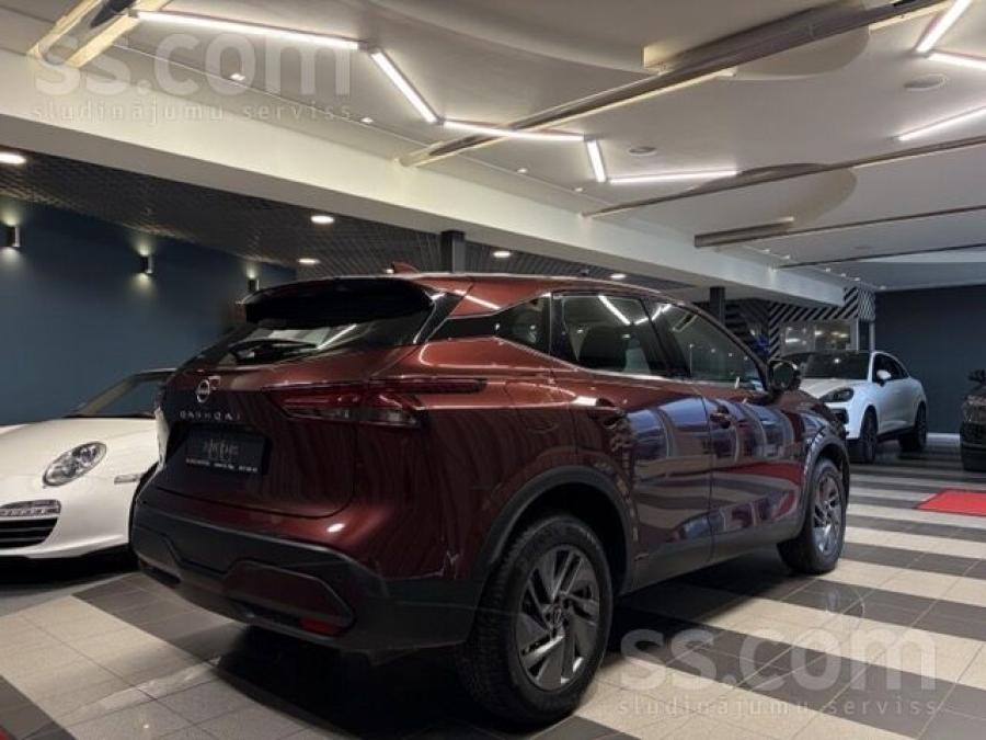 Red Nissan Qashqai 2024 in Riga, with an engine capacity of 1.30 L and mileage of 35 thousand km for 19950 €, photo 5 on AUTOMOTO.COM.LV