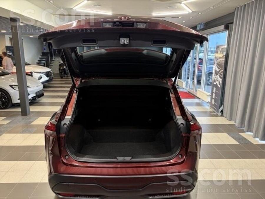Red Nissan Qashqai 2024 in Riga, with an engine capacity of 1.30 L and mileage of 35 thousand km for 19950 €, photo 7 on AUTOMOTO.COM.LV