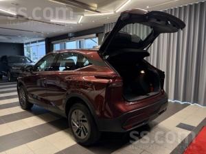 Red Nissan Qashqai 2024 in Riga, with an engine capacity of 1.30 L and mileage of 35 thousand km for 19950 €, photo 9 on AUTOMOTO.COM.LV