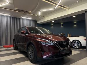 Red Nissan Qashqai 2024 in Riga, with an engine capacity of 1.30 L and mileage of 35 thousand km for 19950 €, photo 1 on AUTOMOTO.COM.LV