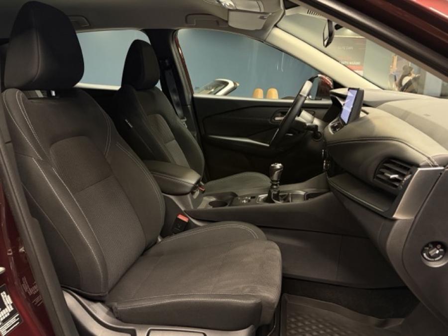 Red Nissan Qashqai 2024 in Riga, with an engine capacity of 1.30 L and mileage of 35 thousand km for 19950 €, photo 21 on AUTOMOTO.COM.LV