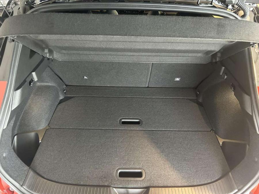 Sarkans Nissan Qashqai 2024 Šauļi, ar dzinēja tilpumu 1.50 L un nobraukumu 17 tūkst. km par 30200 €, foto 9 vietnē AUTOMOTO.COM.LV