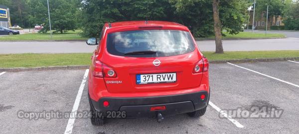 Red Nissan Qashqai 2007 in Parnu, with an engine capacity of 1.60 L and mileage of 184 thousand km for 4000 €, photo 6 on AUTOMOTO.COM.LV