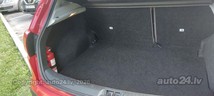 Sarkans Nissan Qashqai 2007 Pērnava, ar dzinēja tilpumu 1.60 L un nobraukumu 184 tūkst. km par 4000 €, foto 10 vietnē AUTOMOTO.COM.LV