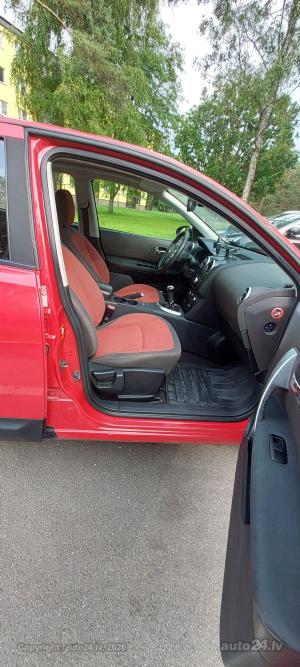 Sarkans Nissan Qashqai 2007 Pērnava, ar dzinēja tilpumu 1.60 L un nobraukumu 184 tūkst. km par 4000 €, foto 14 vietnē AUTOMOTO.COM.LV
