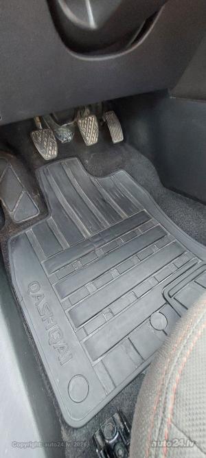 Sarkans Nissan Qashqai 2007 Pērnava, ar dzinēja tilpumu 1.60 L un nobraukumu 184 tūkst. km par 4000 €, foto 15 vietnē AUTOMOTO.COM.LV