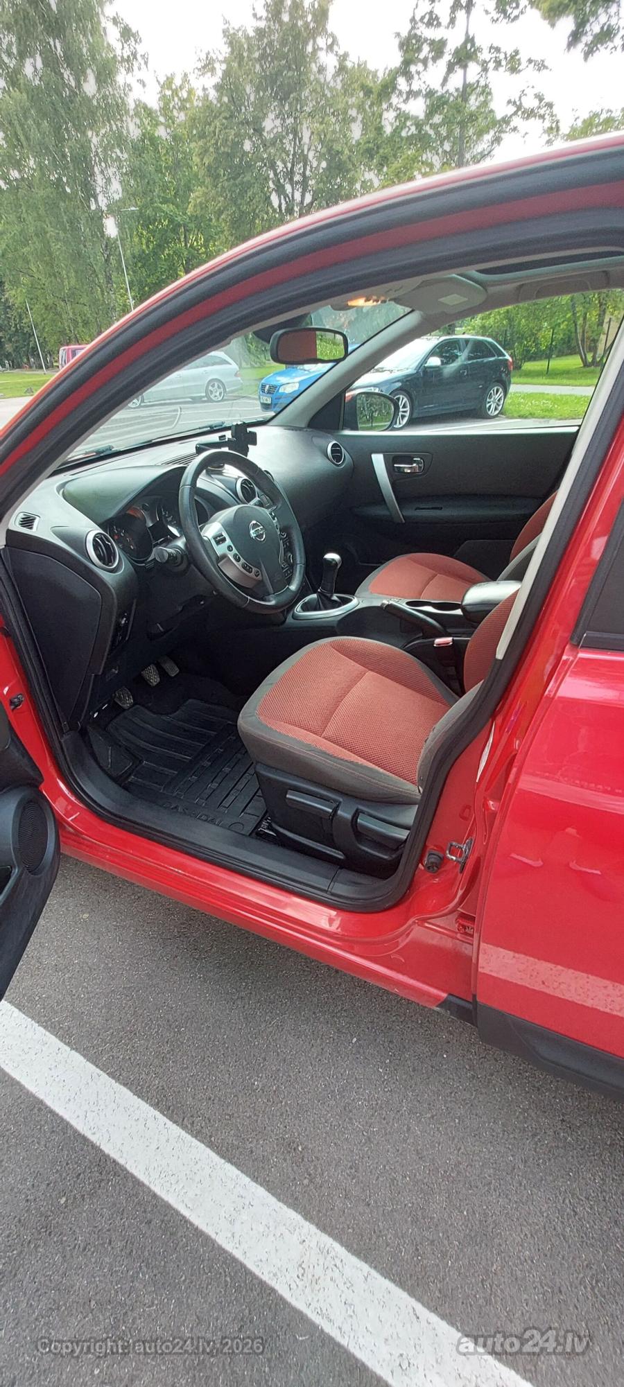 Sarkans Nissan Qashqai 2007 Pērnava, ar dzinēja tilpumu 1.60 L un nobraukumu 184 tūkst. km par 4000 €, foto 18 vietnē AUTOMOTO.COM.LV