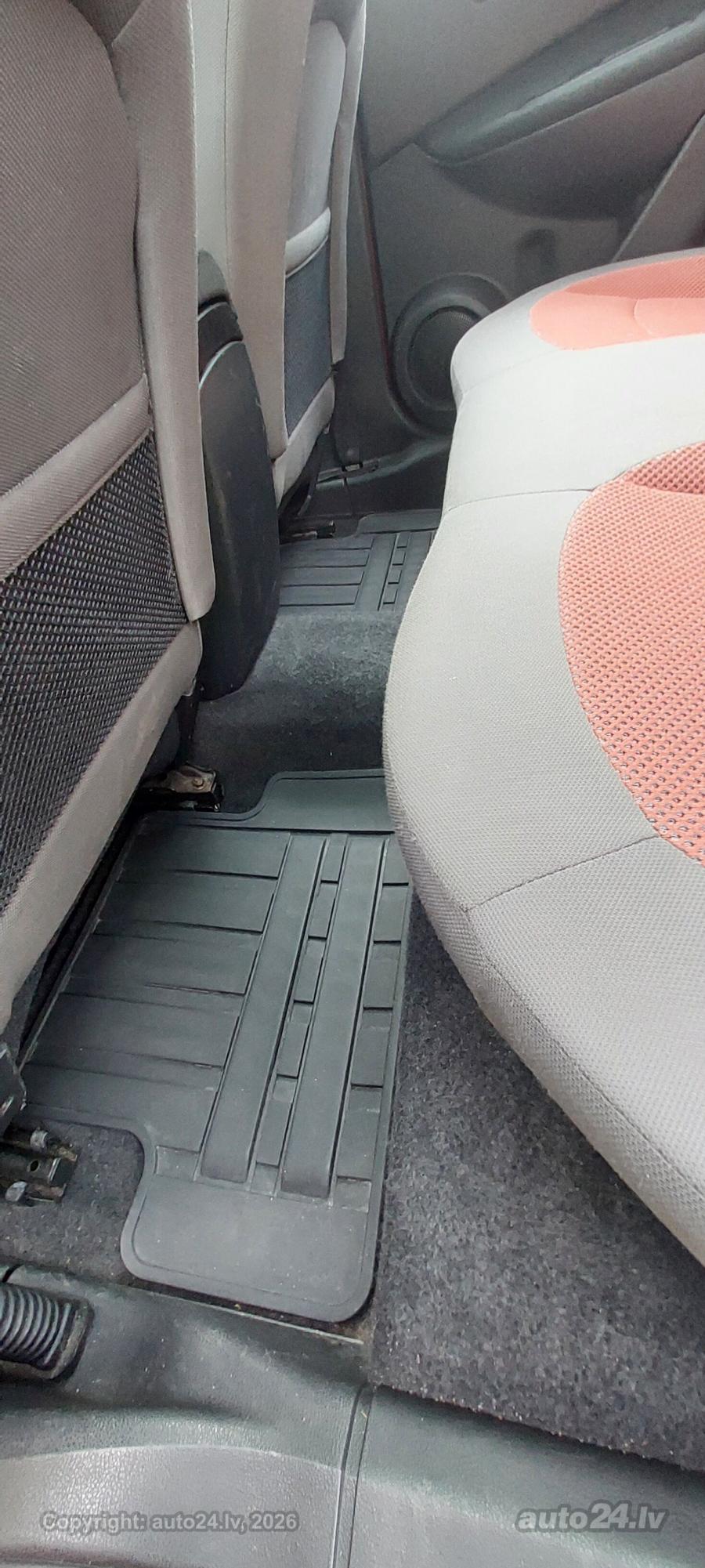 Sarkans Nissan Qashqai 2007 Pērnava, ar dzinēja tilpumu 1.60 L un nobraukumu 184 tūkst. km par 4000 €, foto 21 vietnē AUTOMOTO.COM.LV