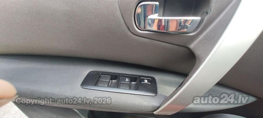 Sarkans Nissan Qashqai 2007 Pērnava, ar dzinēja tilpumu 1.60 L un nobraukumu 184 tūkst. km par 4000 €, foto 25 vietnē AUTOMOTO.COM.LV