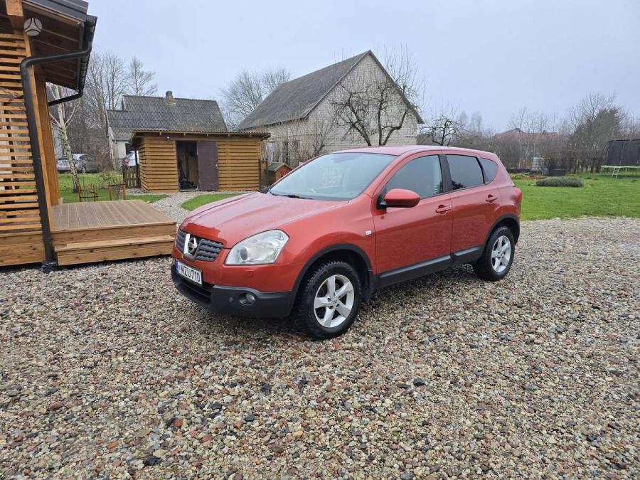 Sarkans Nissan Qashqai 2008 Klaipėda, ar dzinēja tilpumu 1.50 L un nobraukumu 318 tūkst. km par 3850 €, foto 1 vietnē AUTOMOTO.COM.LV