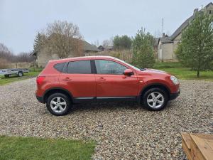 Sarkans Nissan Qashqai 2008 Klaipėda, ar dzinēja tilpumu 1.50 L un nobraukumu 318 tūkst. km par 3850 €, foto 3 vietnē AUTOMOTO.COM.LV