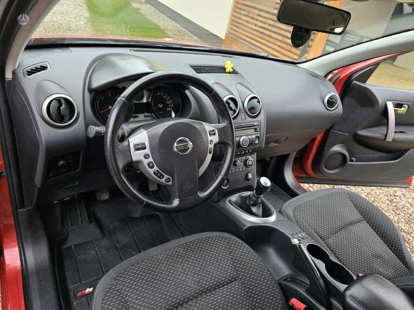 Sarkans Nissan Qashqai 2008 Klaipėda, ar dzinēja tilpumu 1.50 L un nobraukumu 318 tūkst. km par 3850 €, foto 8 vietnē AUTOMOTO.COM.LV