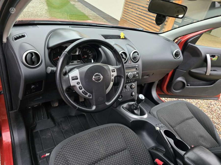 Sarkans Nissan Qashqai 2008 Klaipėda, ar dzinēja tilpumu 1.50 L un nobraukumu 318 tūkst. km par 3850 €, foto 8 vietnē AUTOMOTO.COM.LV