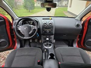 Sarkans Nissan Qashqai 2008 Klaipėda, ar dzinēja tilpumu 1.50 L un nobraukumu 318 tūkst. km par 3850 €, foto 9 vietnē AUTOMOTO.COM.LV