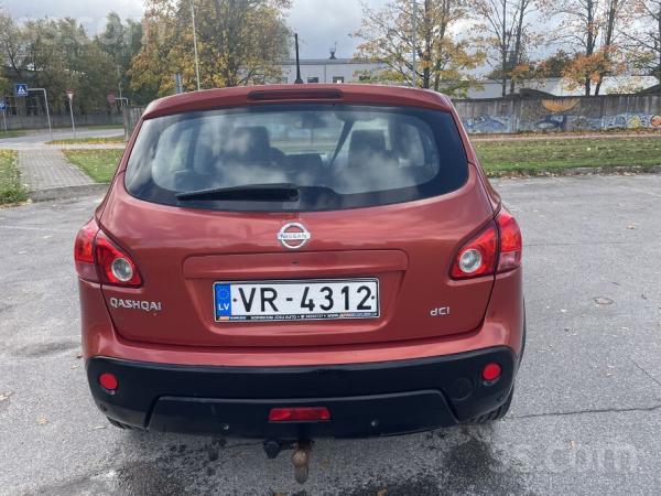 Ниссан Кашкай 2008 в Цесис на AUTOMOTO.COM.LV Красный Ниссан Кашкай 2008 в Цесис, объемом двигателя 1.50 л и пробегом 251 тыс. км за 2850 €, фото 4 на AUTOMOTO.COM.LV