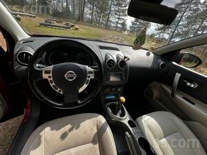 Sarkans Nissan Qashqai 2011 Madona, ar dzinēja tilpumu 2.00 L un nobraukumu 334 tūkst. km par 5990 €, foto 3 vietnē AUTOMOTO.COM.LV