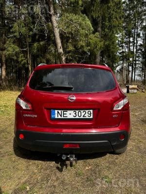 Sarkans Nissan Qashqai 2011 Madona, ar dzinēja tilpumu 2.00 L un nobraukumu 334 tūkst. km par 5990 €, foto 8 vietnē AUTOMOTO.COM.LV