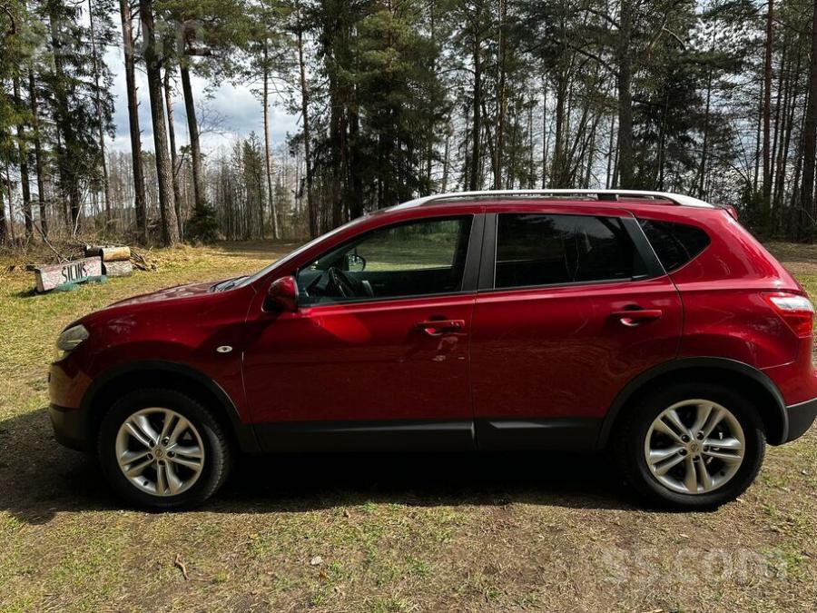 Sarkans Nissan Qashqai 2011 Madona, ar dzinēja tilpumu 2.00 L un nobraukumu 334 tūkst. km par 5990 €, foto 9 vietnē AUTOMOTO.COM.LV