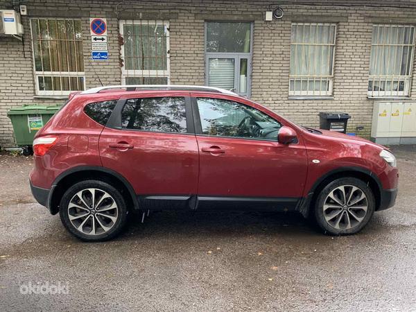 Red Nissan Qashqai 2011 in Tallinn, with an engine capacity of 0.00 L and mileage of 0 thousand km for 4100 €, photo 1 on AUTOMOTO.COM.LV