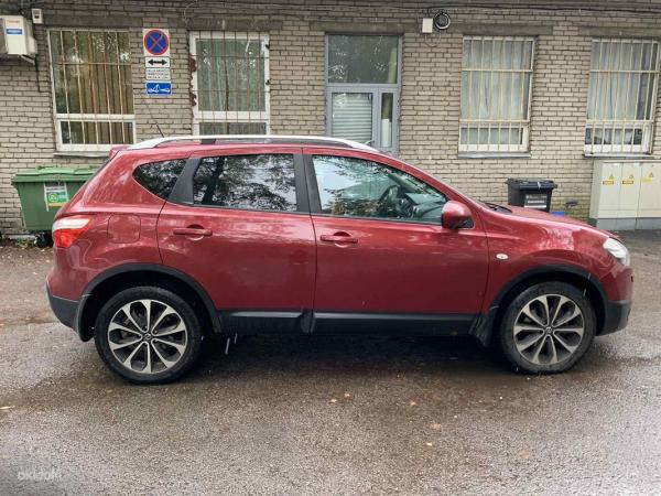 Red Nissan Qashqai 2011 in Tallinn, with an engine capacity of 0.00 L and mileage of 0 thousand km for 4100 €, photo 9 on AUTOMOTO.COM.LV