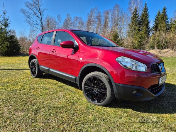 Sarkans Nissan Qashqai 2012 Tallina, ar dzinēja tilpumu 2.00 L un nobraukumu 131 tūkst. km par 7000 €, foto 1 vietnē AUTOMOTO.COM.LV