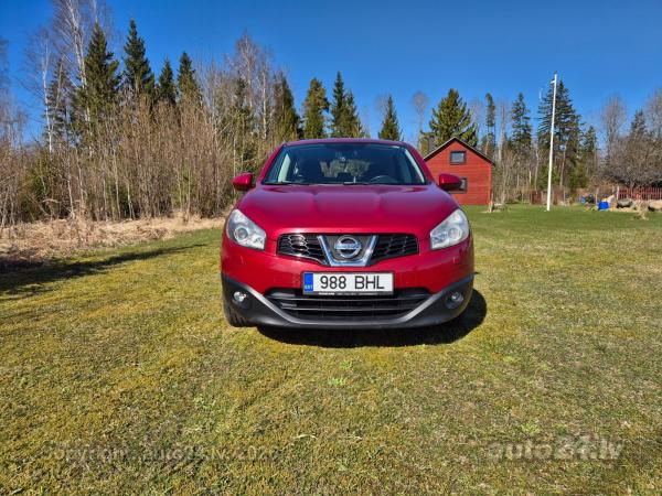 Sarkans Nissan Qashqai 2012 Tallina, ar dzinēja tilpumu 2.00 L un nobraukumu 131 tūkst. km par 7000 €, foto 4 vietnē AUTOMOTO.COM.LV