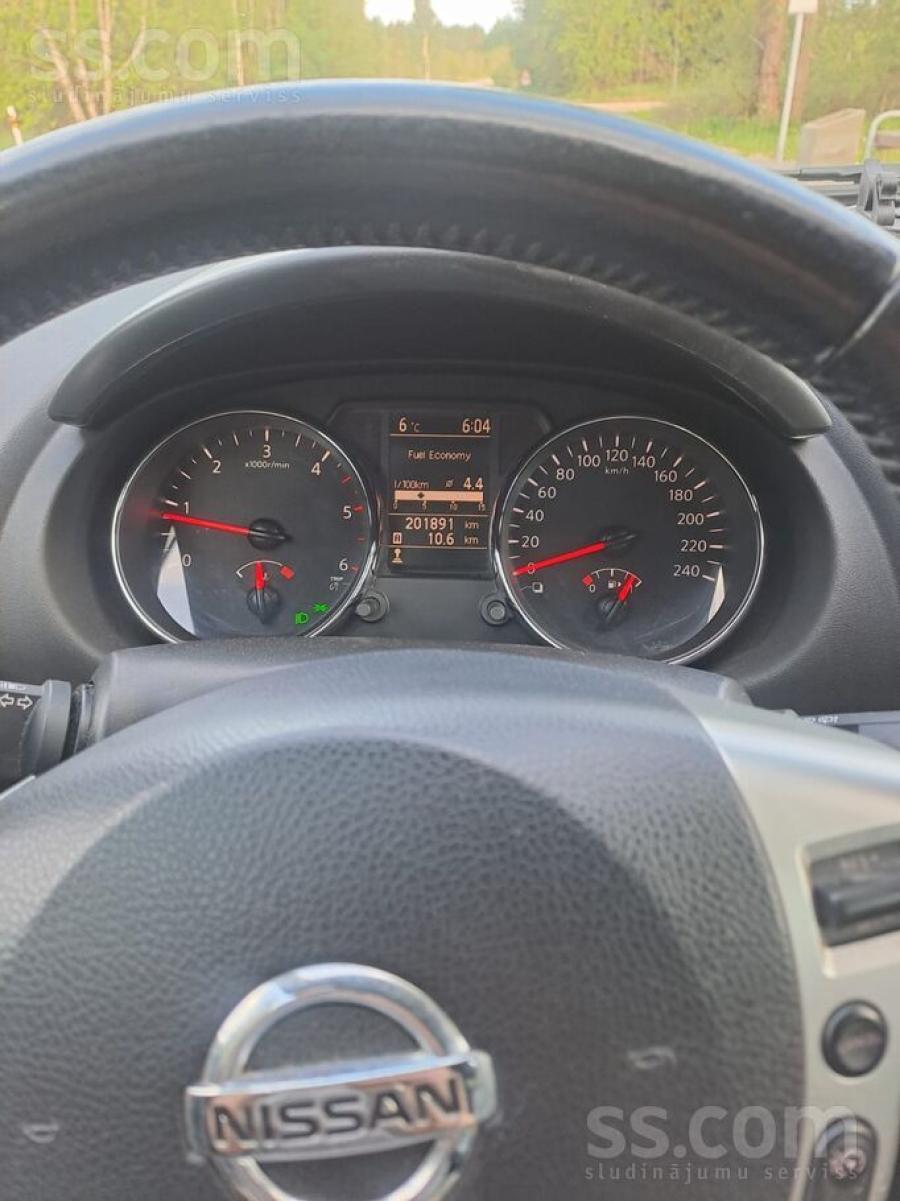 Sarkans Nissan Qashqai 2012 Alūksne, ar dzinēja tilpumu 1.60 L un nobraukumu 202 tūkst. km par 6199 €, foto 8 vietnē AUTOMOTO.COM.LV
