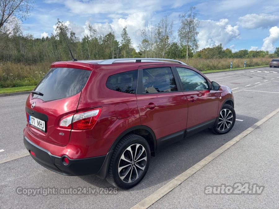 Sarkans Nissan Qashqai 2012 Tallina, ar dzinēja tilpumu 1.60 L un nobraukumu 339 tūkst. km par 4499 €, foto 5 vietnē AUTOMOTO.COM.LV