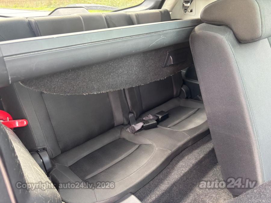 Sarkans Nissan Qashqai 2012 Tallina, ar dzinēja tilpumu 1.60 L un nobraukumu 339 tūkst. km par 4499 €, foto 9 vietnē AUTOMOTO.COM.LV