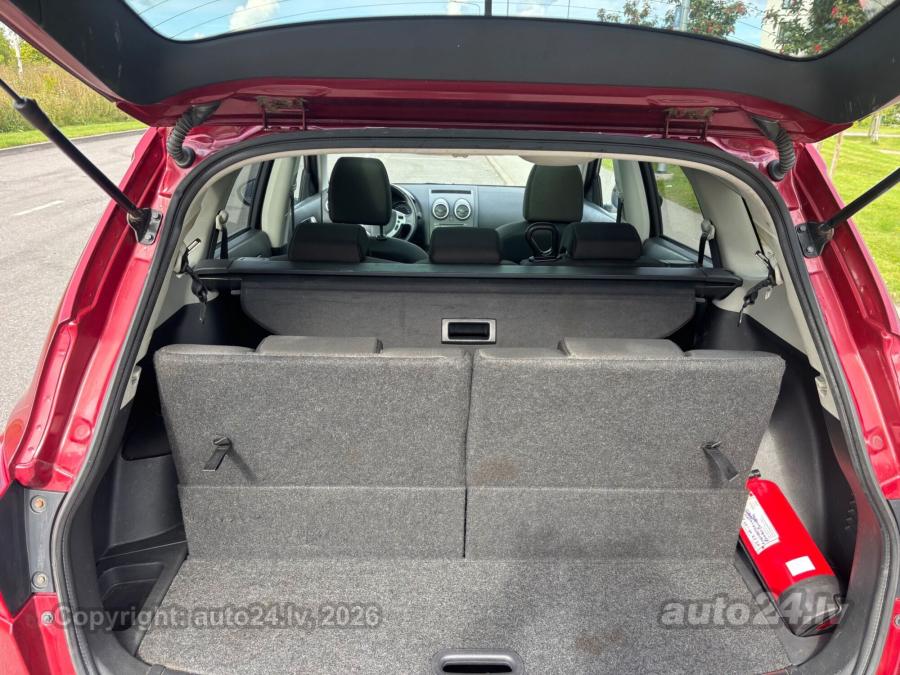 Sarkans Nissan Qashqai 2012 Tallina, ar dzinēja tilpumu 1.60 L un nobraukumu 339 tūkst. km par 4499 €, foto 10 vietnē AUTOMOTO.COM.LV