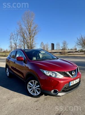 Sarkans Nissan Qashqai 2015 Rīga, ar dzinēja tilpumu 1.50 L un nobraukumu 153 tūkst. km par 8500 €, foto  vietnē AUTOMOTO.COM.LV