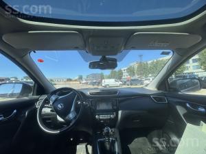 Sarkans Nissan Qashqai 2015 Rīga, ar dzinēja tilpumu 1.50 L un nobraukumu 153 tūkst. km par 8500 €, foto 9 vietnē AUTOMOTO.COM.LV
