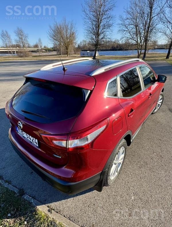 Red Nissan Qashqai 2015 in Riga, with an engine capacity of 1.50 L and mileage of 153 thousand km for 8000 €, photo 5 on AUTOMOTO.COM.LV