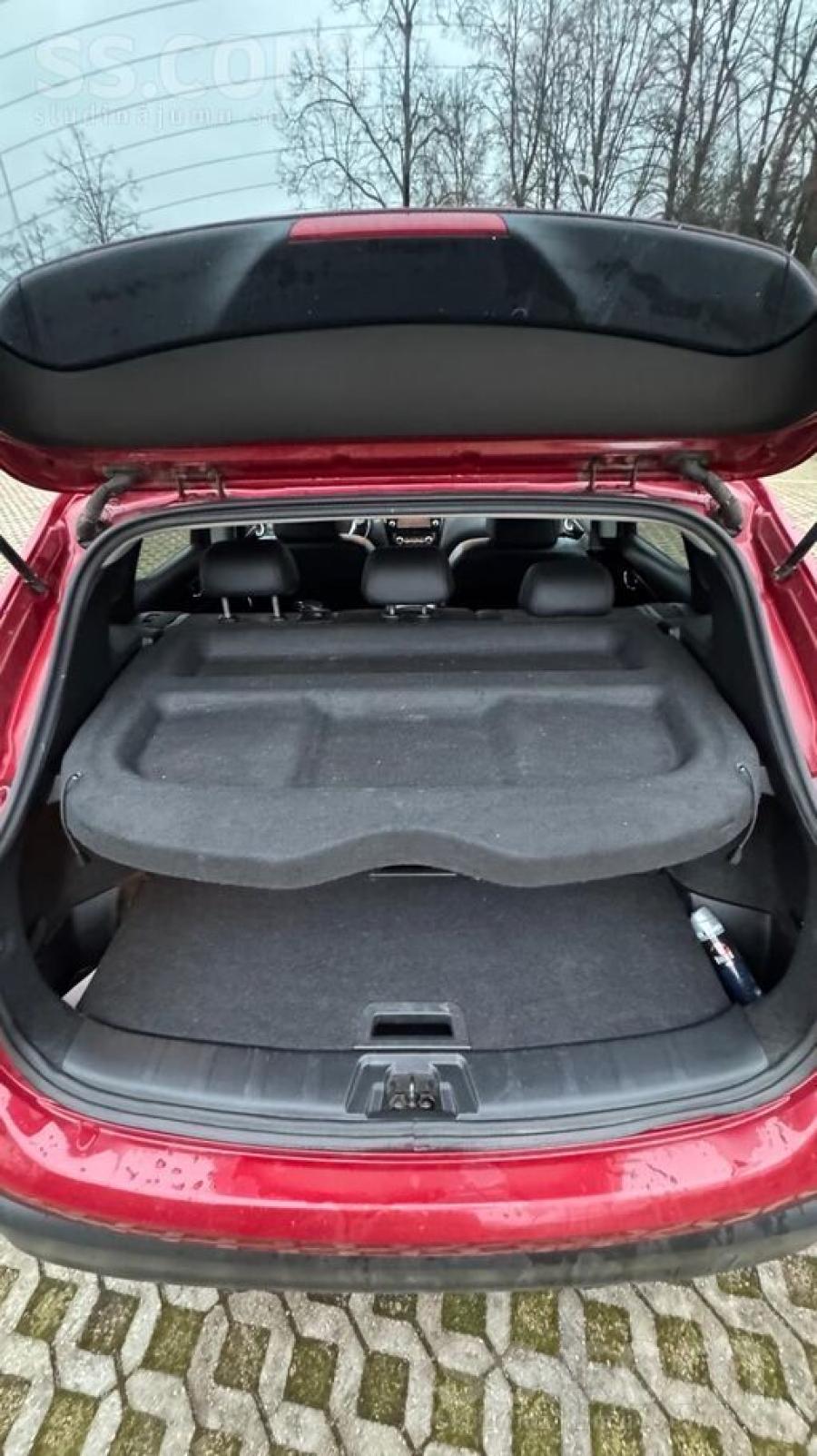 Sarkans Nissan Qashqai 2015 Rīga, ar dzinēja tilpumu 1.20 L un nobraukumu 140 tūkst. km par 5900 €, foto 3 vietnē AUTOMOTO.COM.LV