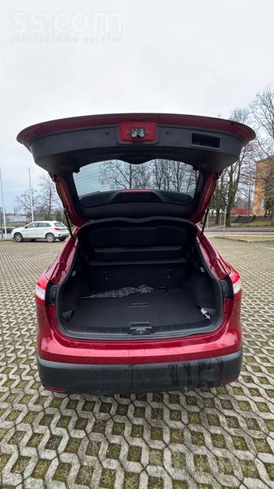 Sarkans Nissan Qashqai 2015 Rīga, ar dzinēja tilpumu 1.20 L un nobraukumu 140 tūkst. km par 5900 €, foto 5 vietnē AUTOMOTO.COM.LV