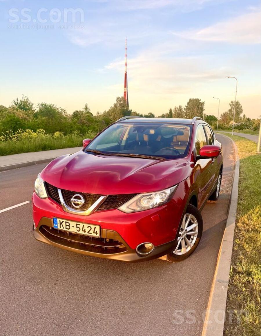 Red Nissan Qashqai 2015 in Riga, with an engine capacity of 1.50 L and mileage of 153 thousand km for 8200 €, photo 6 on AUTOMOTO.COM.LV