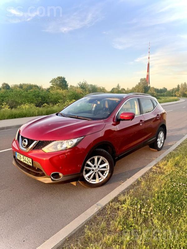 Red Nissan Qashqai 2015 in Riga, with an engine capacity of 1.50 L and mileage of 153 thousand km for 8200 €, photo 6 on AUTOMOTO.COM.LV