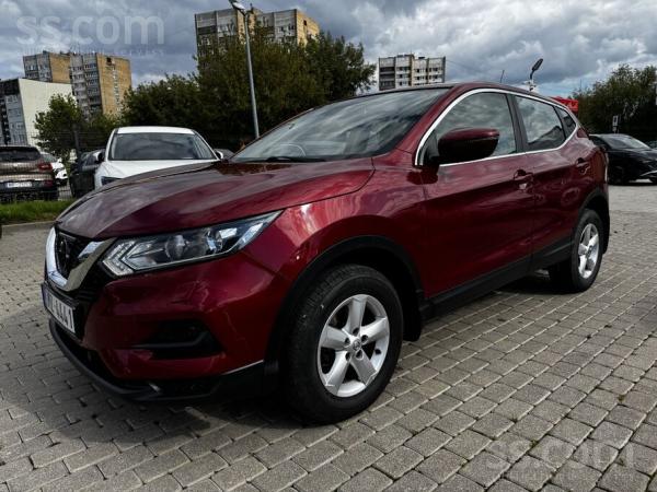 Red Nissan Qashqai 2017 in Riga, with an engine capacity of 1.20 L and mileage of 147 thousand km for 7895 €, photo 2 on AUTOMOTO.COM.LV