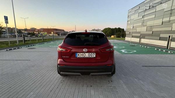 Sarkans Nissan Qashqai 2017 Šauļi, ar dzinēja tilpumu 1.60 L un nobraukumu 176 tūkst. km par 12000 €, foto 5 vietnē AUTOMOTO.COM.LV