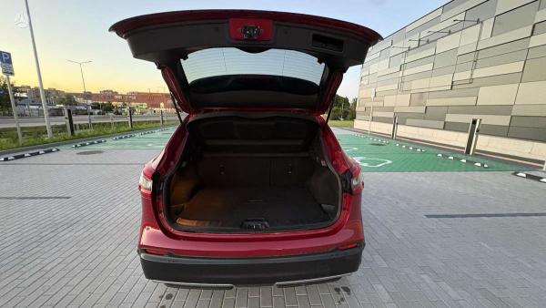 Sarkans Nissan Qashqai 2017 Šauļi, ar dzinēja tilpumu 1.60 L un nobraukumu 176 tūkst. km par 12000 €, foto 7 vietnē AUTOMOTO.COM.LV