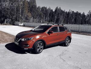 Sarkans Nissan Qashqai 2018 Rīga, ar dzinēja tilpumu 1.20 L un nobraukumu 132 tūkst. km par 11500 €, foto  vietnē AUTOMOTO.COM.LV