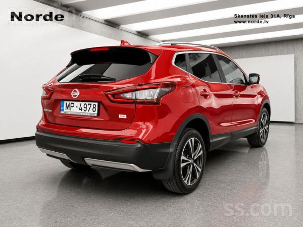 Red Nissan Qashqai 2020 in Riga, with an engine capacity of 1.30 L and mileage of 90 thousand km for 15790 €, photo 4 on AUTOMOTO.COM.LV