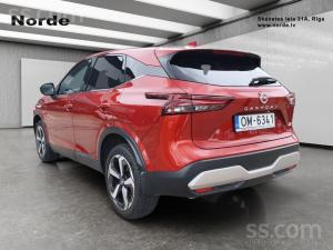 Red Nissan Qashqai 2022 in Riga, with an engine capacity of 1.30 L and mileage of 61 thousand km for 21980 €, photo 5 on AUTOMOTO.COM.LV