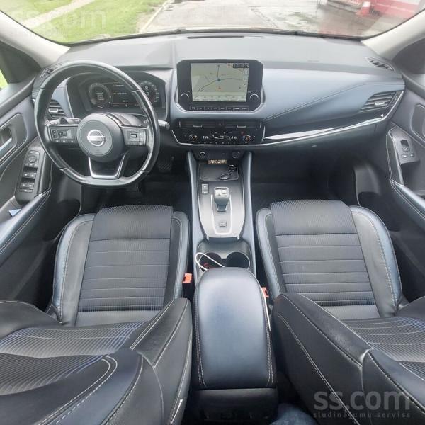 Nissan Qashqai 2022 in Riga on AUTOMOTO.COM.LV Red Nissan Qashqai 2022 in Riga, with an engine capacity of 1.30 L and mileage of 61 thousand km for 22500 €, photo 5 on AUTOMOTO.COM.LV