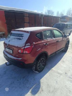 Sarkans Nissan Qashqai 2007 Ignalina, ar dzinēja tilpumu 1.46 L un nobraukumu 110 tūkst. km par 2100 €, foto 6 vietnē AUTOMOTO.COM.LV