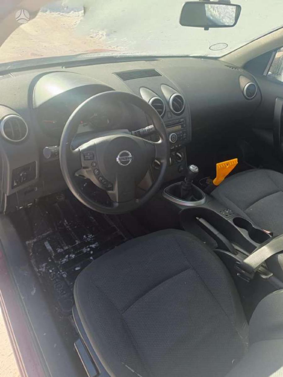 Sarkans Nissan Qashqai 2007 Ignalina, ar dzinēja tilpumu 1.46 L un nobraukumu 110 tūkst. km par 2100 €, foto 9 vietnē AUTOMOTO.COM.LV