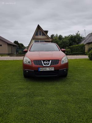 Sarkans Nissan Qashqai 2009 Utena, ar dzinēja tilpumu 2.00 L un nobraukumu 301 tūkst. km par 3500 €, foto  vietnē AUTOMOTO.COM.LV