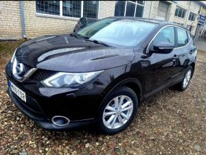 Red Nissan Qashqai 2014 in Radviliskis, with an engine capacity of 1.50 L and mileage of 259 thousand km for 7650 €, photo 4 on AUTOMOTO.COM.LV